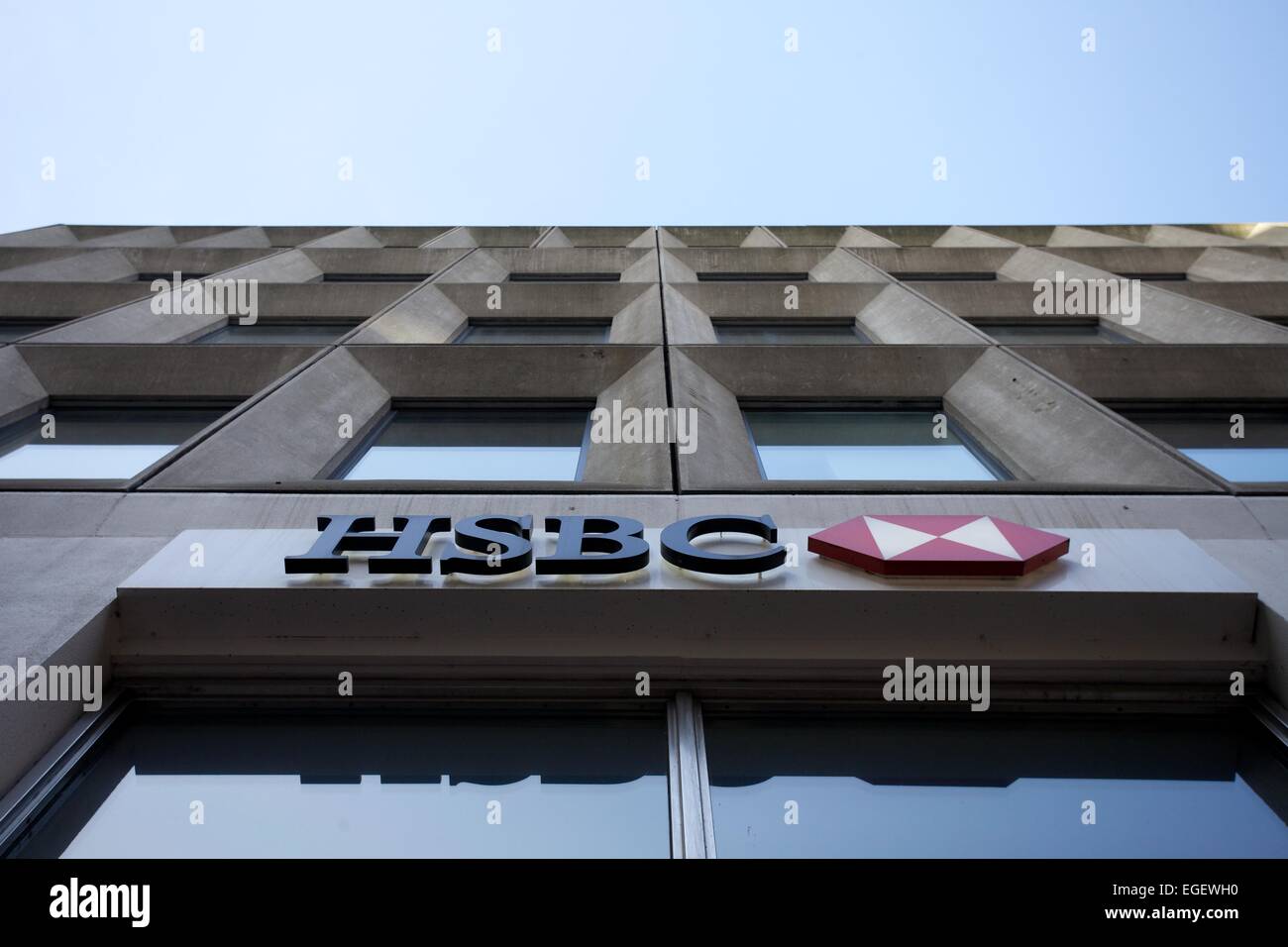 exterior shot of HSBC bank in Leeds city centre Stock Photo - Alamy