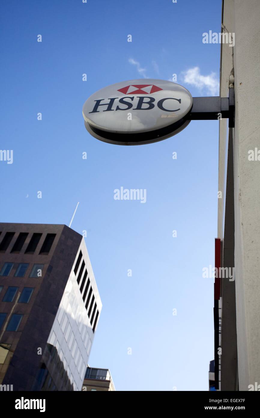 exterior shot of HSBC bank in Leeds city centre Stock Photo - Alamy