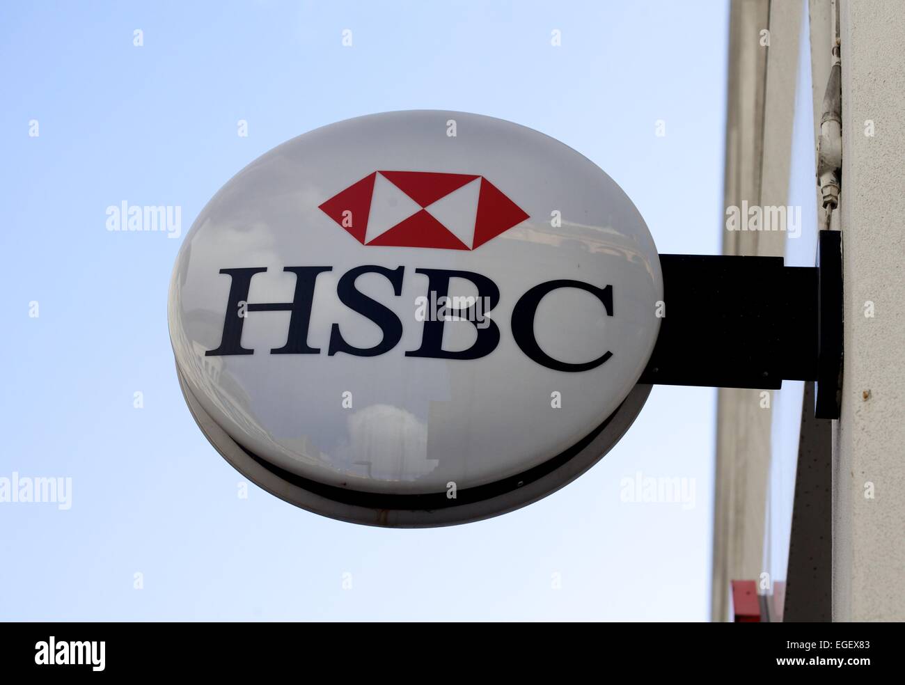 exterior shot of HSBC bank in Leeds city centre Stock Photo - Alamy