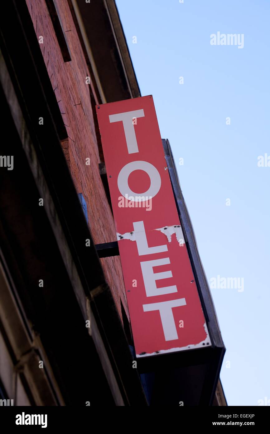 To Let sign in Leeds city centre Stock Photo - Alamy