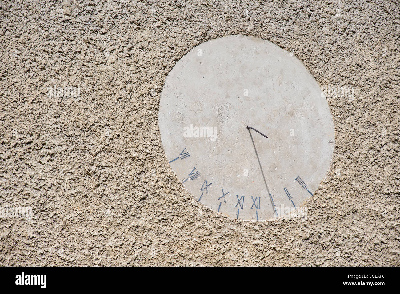 Roman numerals on sundial hi-res stock photography and images - Alamy