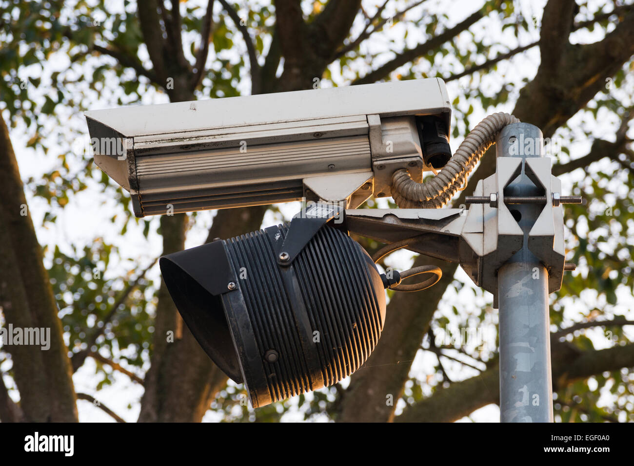 Security outside entrance hi-res stock photography and images - Alamy