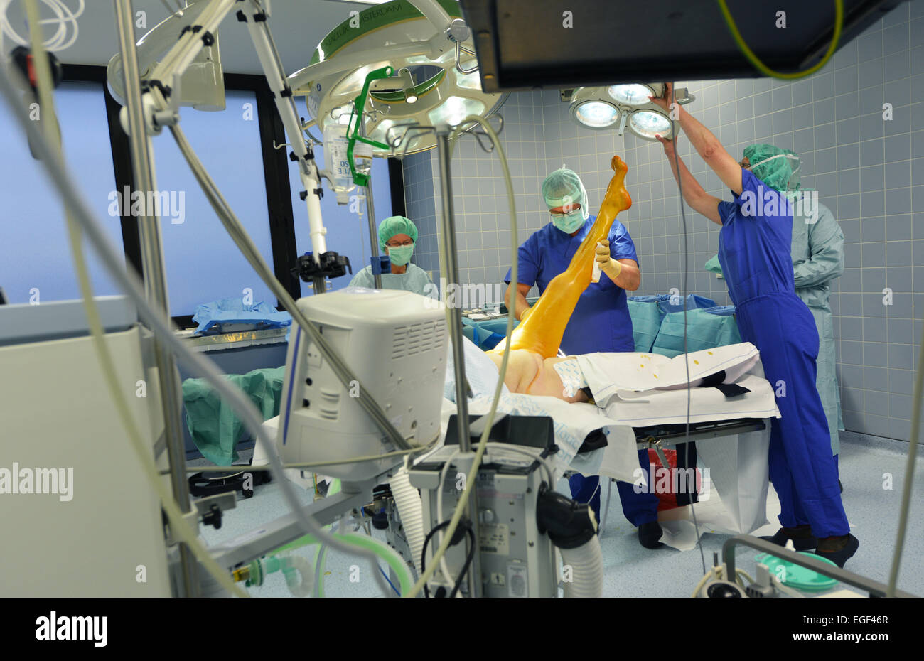 the insertion of an artificial hips belongs today to the standard of ...