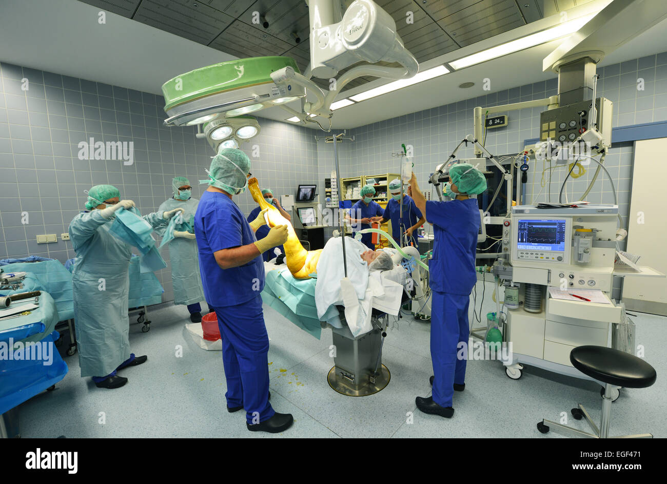 the insertion of an artificial hips belongs today to the standard of ...