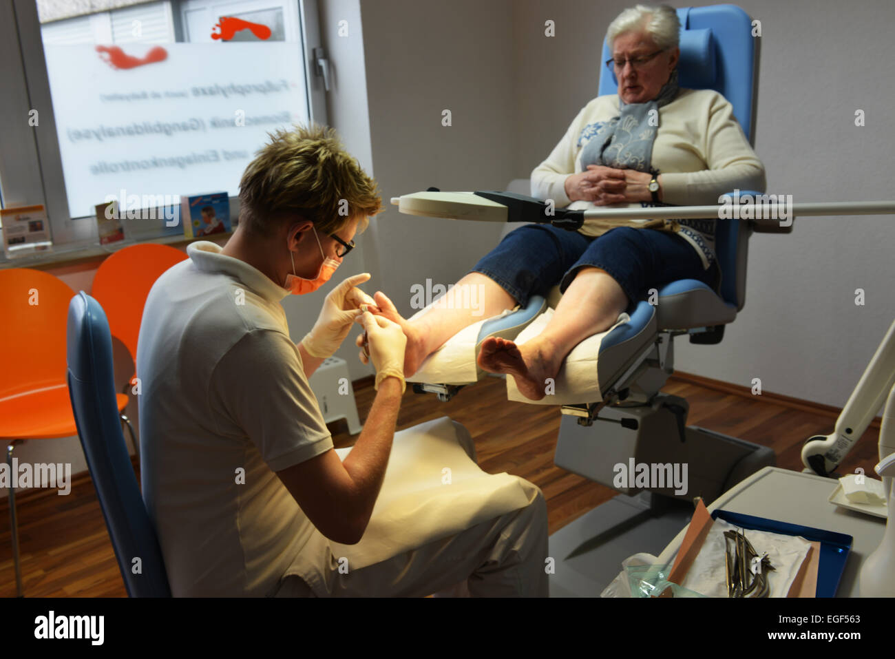 The podiatrist in his practice is an important assistant to the ...