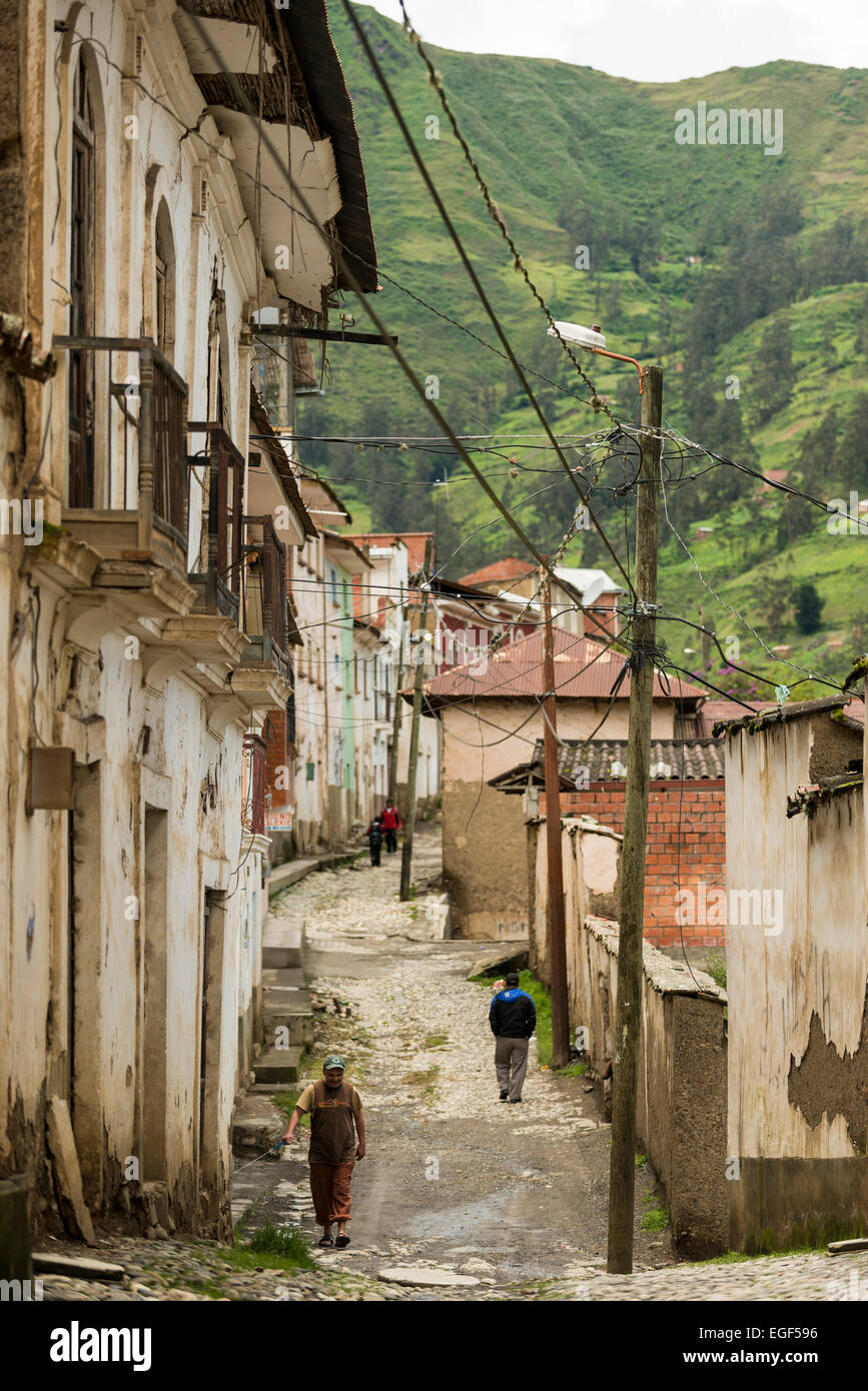 Traditional cobbled street in Sorata, Cordillera Real, Bolivia Stock ...