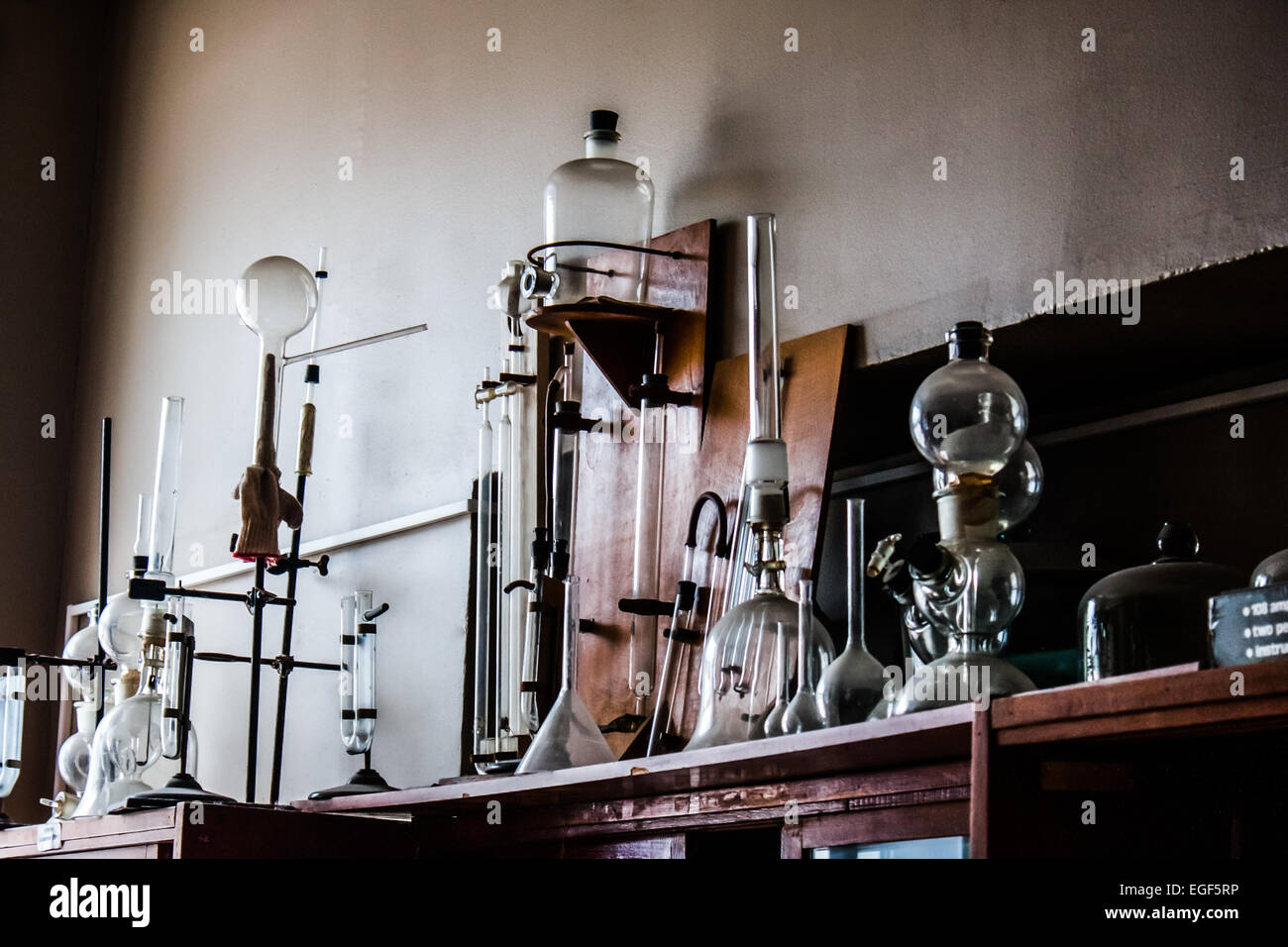 Chemical instruments hi-res stock photography and images - Alamy