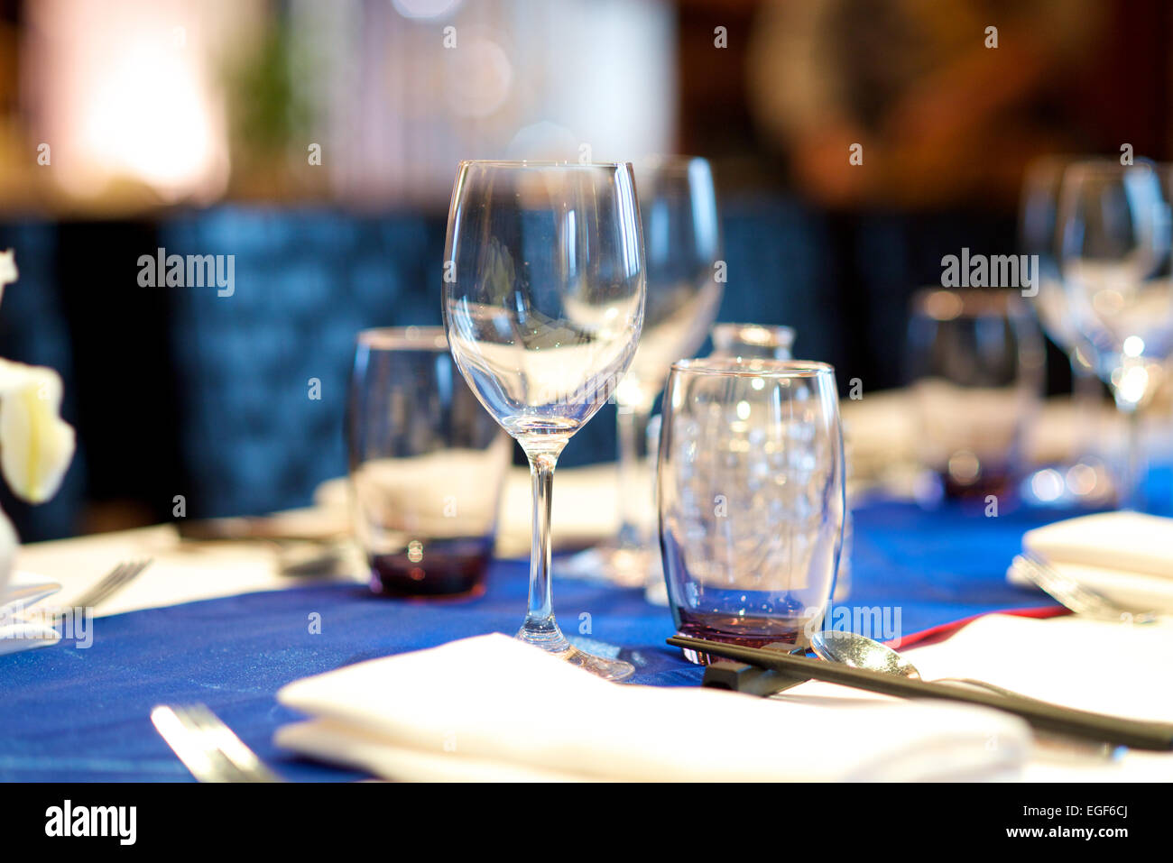 Wedding dinner banquet table set up Stock Photo - Alamy