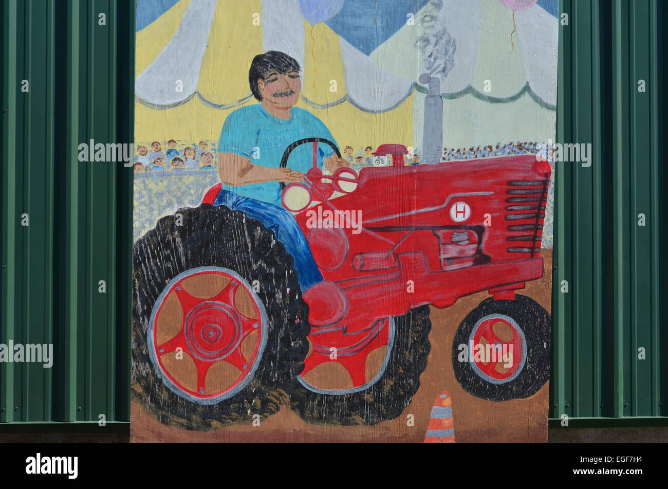 Red farm tractors hi-res stock photography and images - Alamy