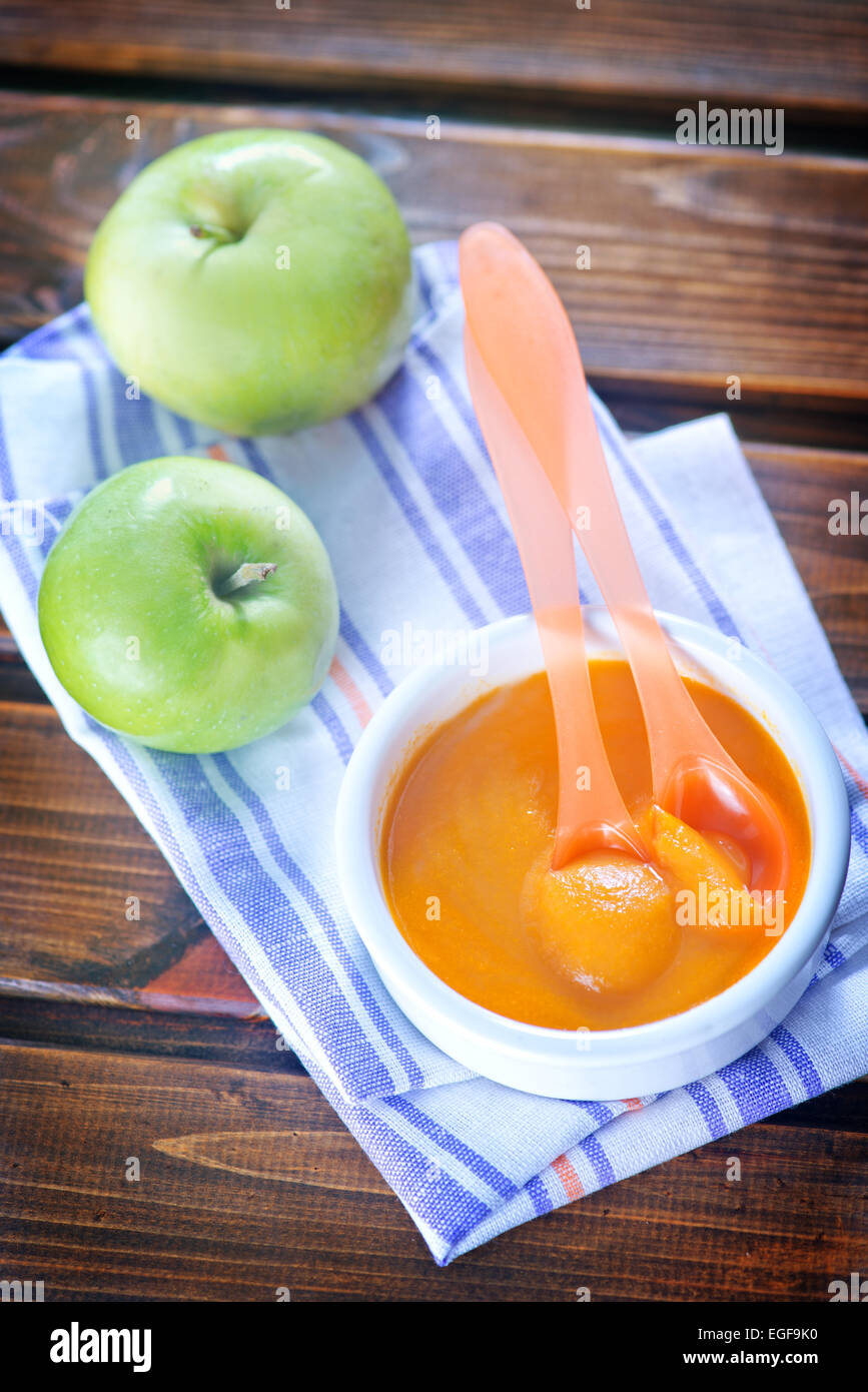 baby food in bowl and on a table Stock Photo - Alamy