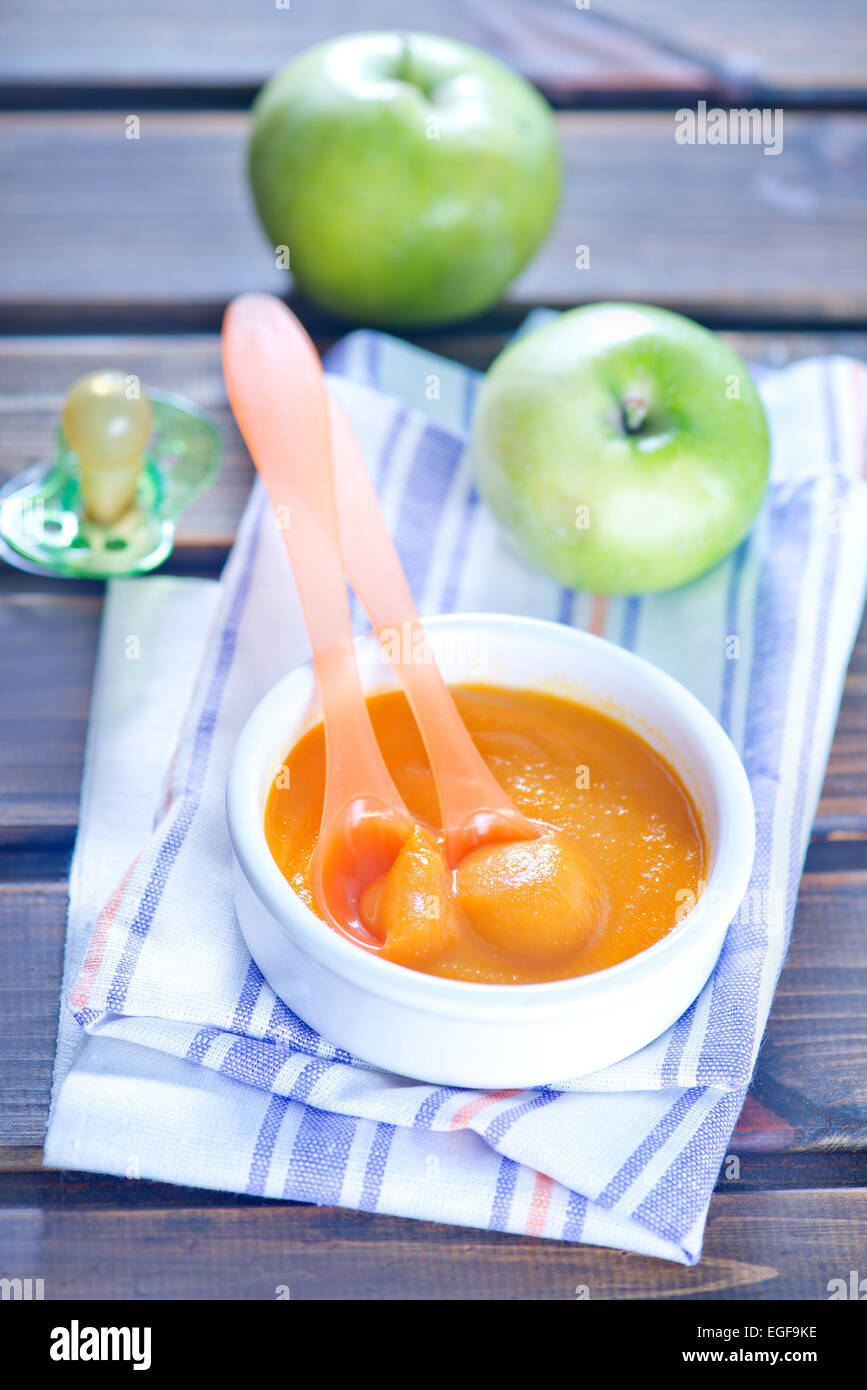 baby food in bowl and on a table Stock Photo - Alamy
