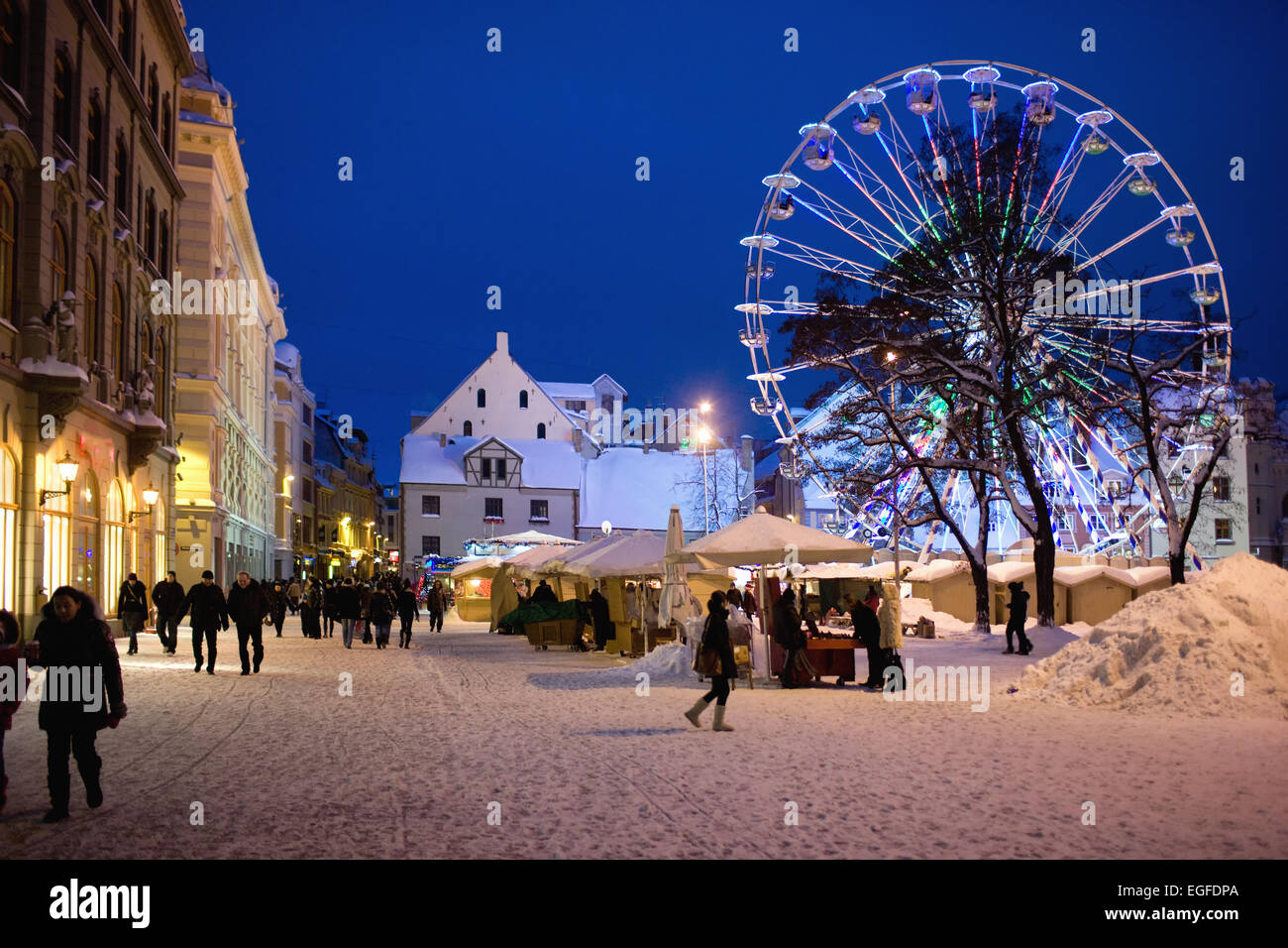 Evening in the Old Town Christmas. Riga. Ferris Wheel Stock Photo - Alamy