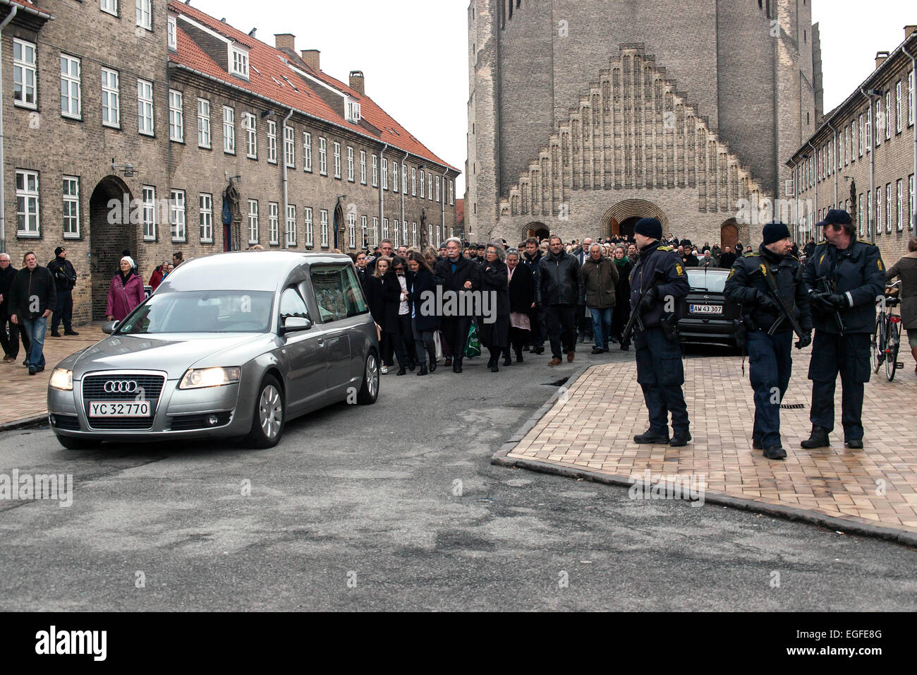Funeral carrying coffin terror terrorism hi-res stock photography and ...