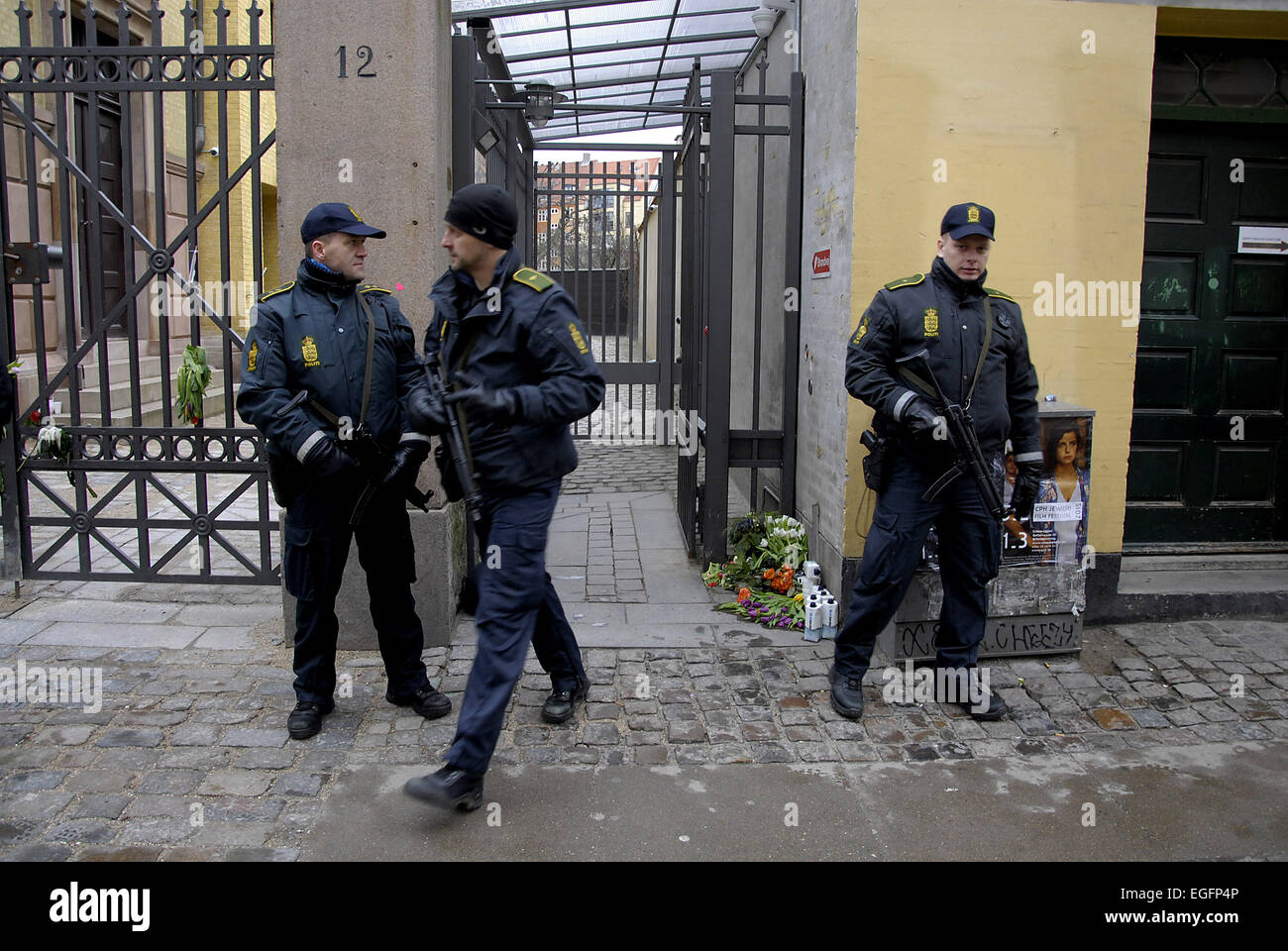 Jewish synagogue guard hi-res stock photography and images - Alamy