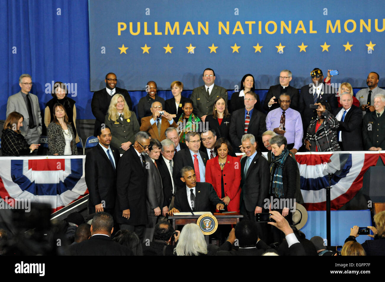 US President Barack Obama signs the Pullman National Monument ...