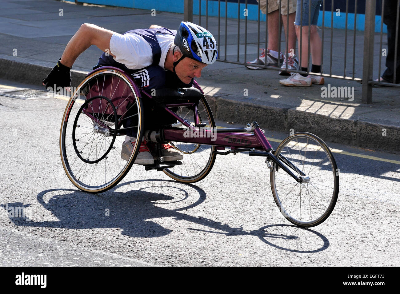 Racing wheel chairs hi-res stock photography and images - Alamy