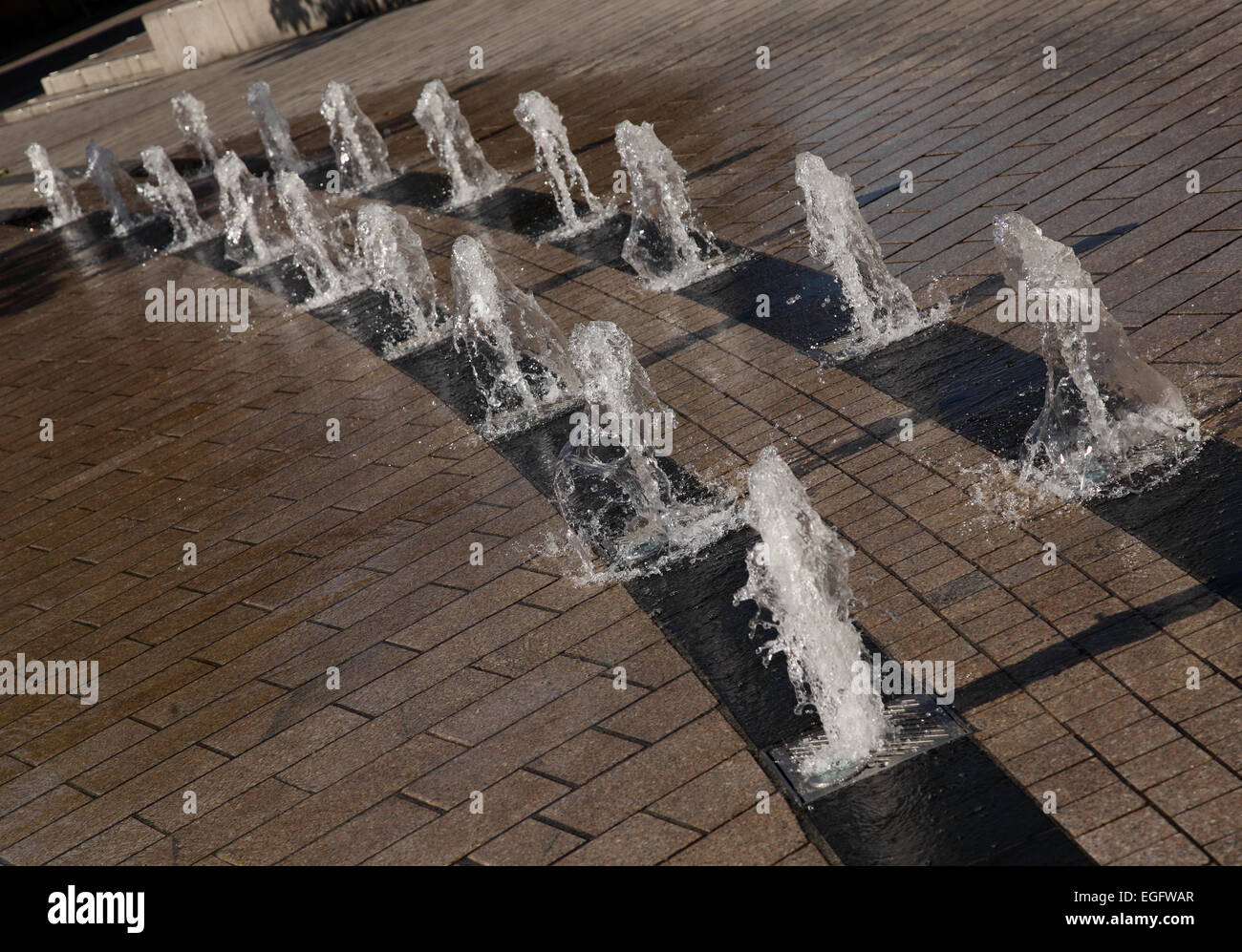 Water feature in Market Square, Kettering Stock Photo - Alamy