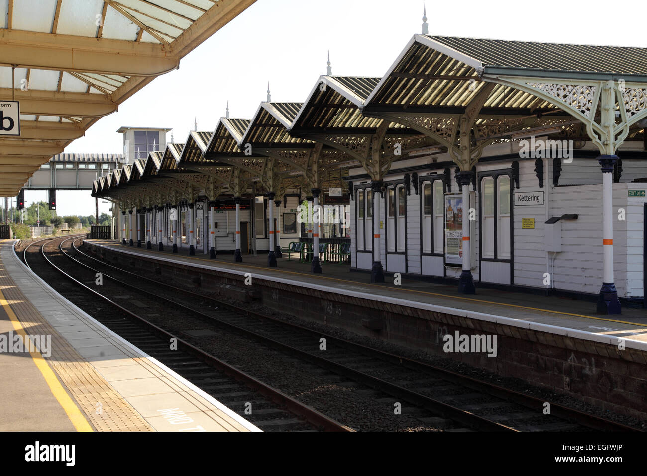 Kettering railway station hi-res stock photography and images - Alamy