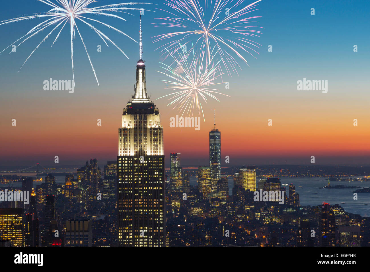 EMPIRE STATE BUILDING (©SHREVE LAMB & HARMON 1931) MIDTOWN SKYLINE ...