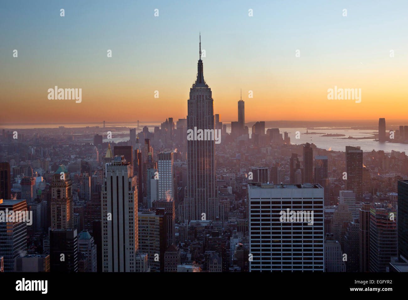 EMPIRE STATE BUILDING (©SHREVE LAMB & HARMON 1931) MIDTOWN SKYLINE ...