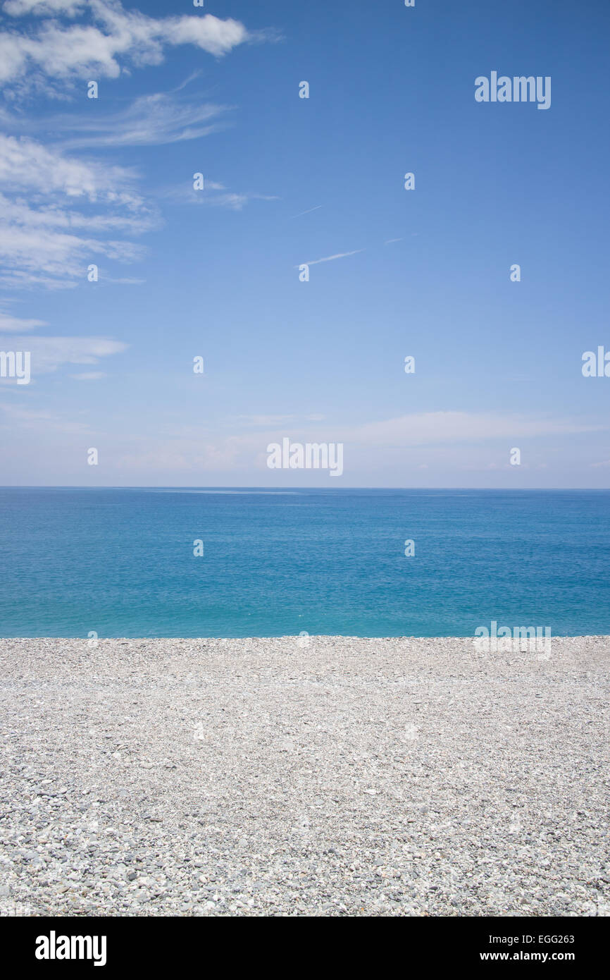 Pebbled beach scene hi-res stock photography and images - Alamy
