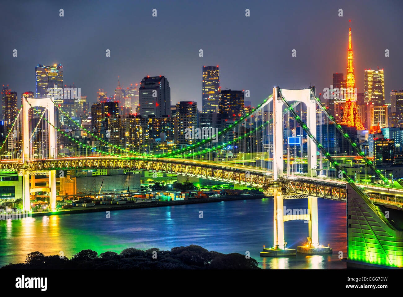 Tokyo waterfront with skyscrapers hi-res stock photography and images ...