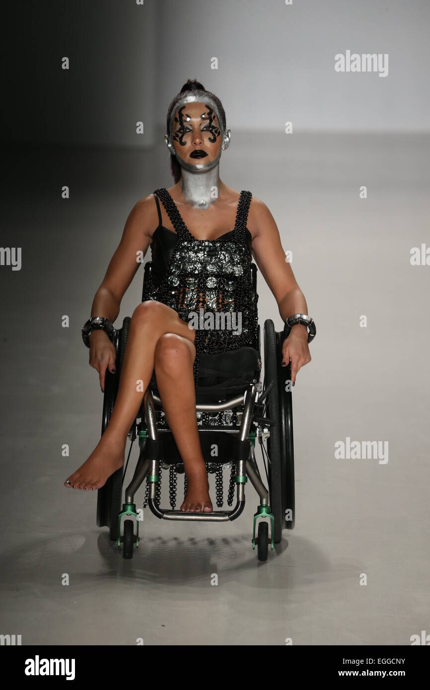 Disabled model hi-res stock photography and images - Alamy