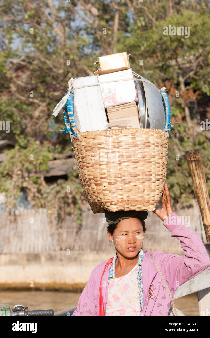 Local woman carrying heavy load hi-res stock photography and images - Alamy