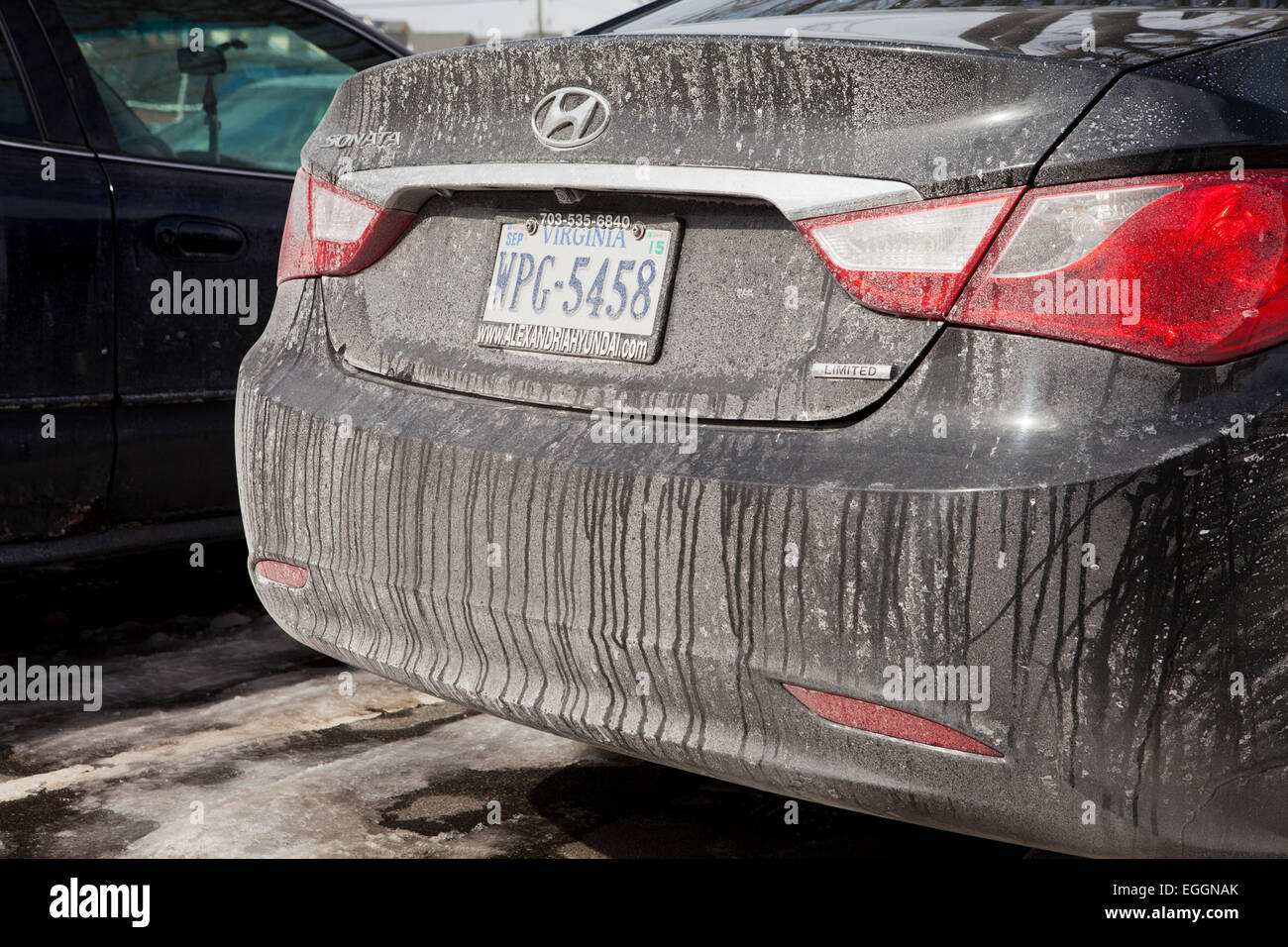 Car covered with salt hi-res stock photography and images - Alamy