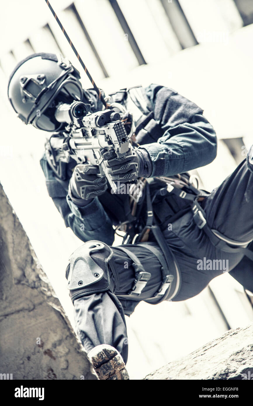 American swat rappelling hi-res stock photography and images - Alamy