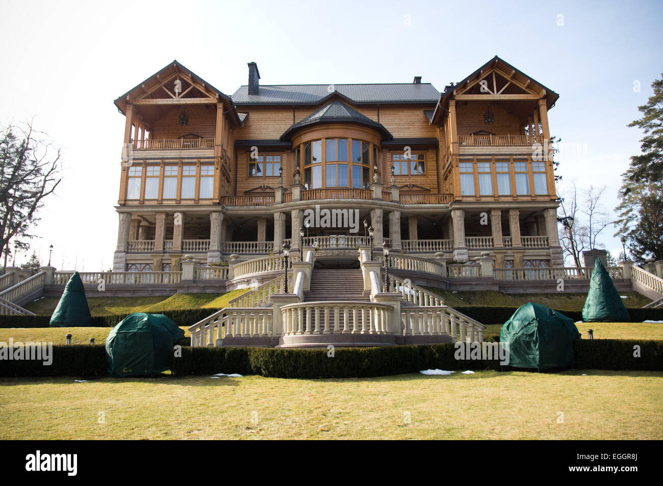 The view of the mansion from outside. - The former president of Ukraine ...