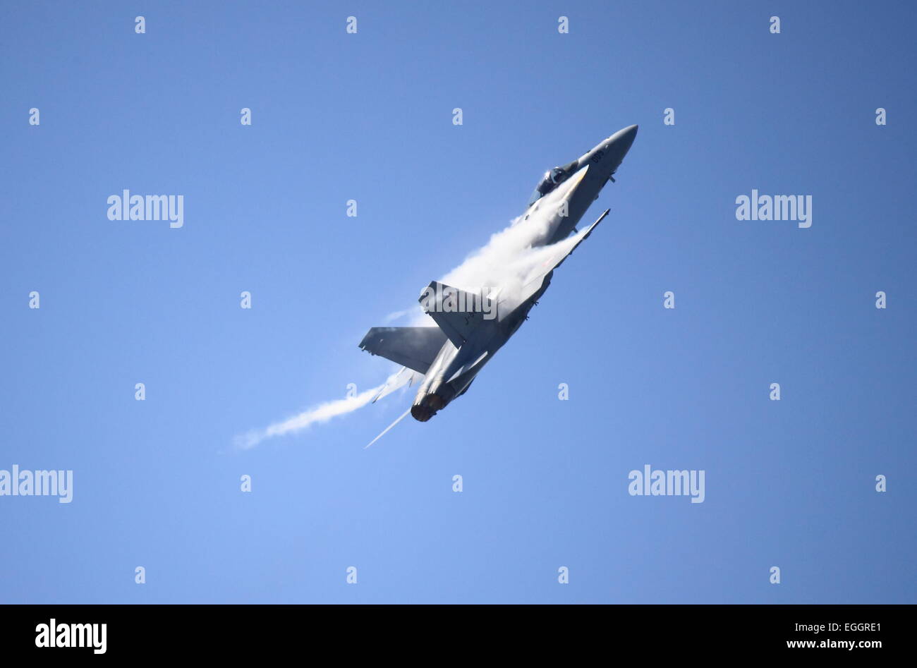 F18 aircraft fighter canopy hi-res stock photography and images - Alamy