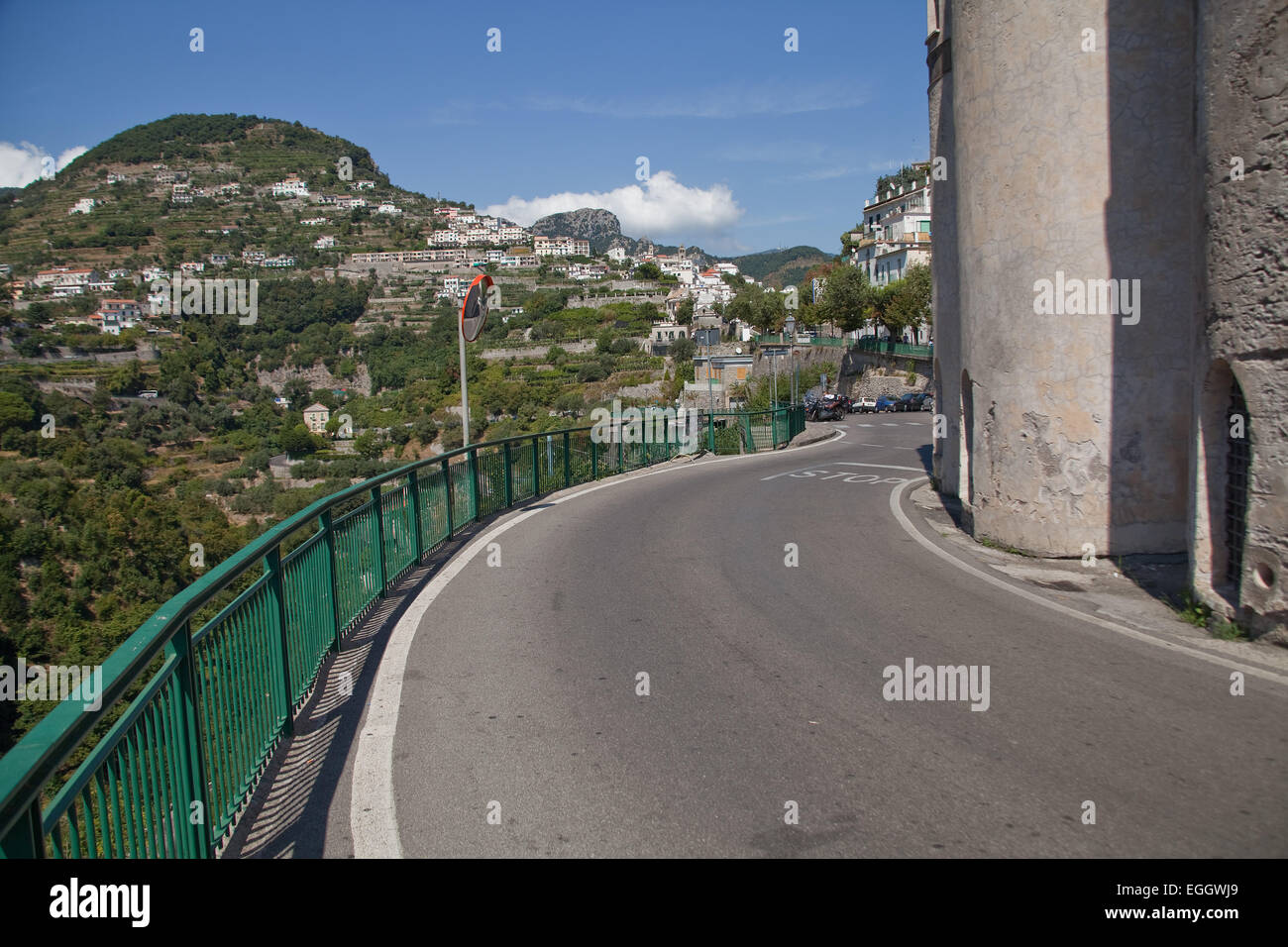 Curved road hi-res stock photography and images - Alamy