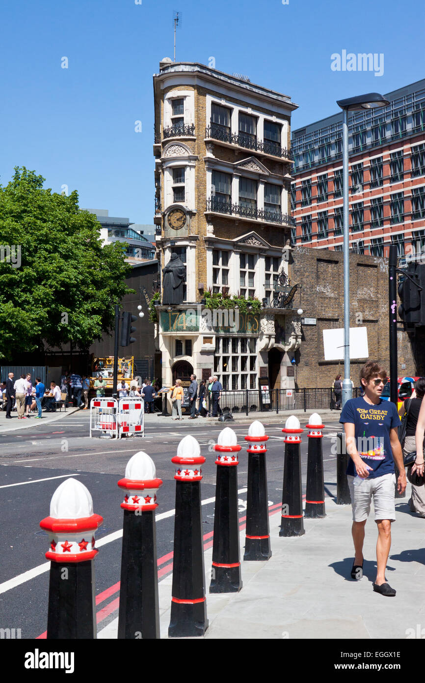 The Blackfriar pub at London Blackfriars Stock Photo - Alamy