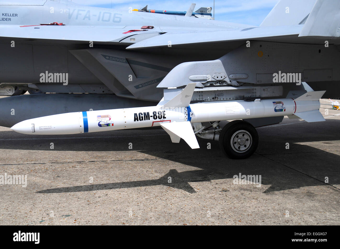 Aargm missile hi-res stock photography and images - Alamy