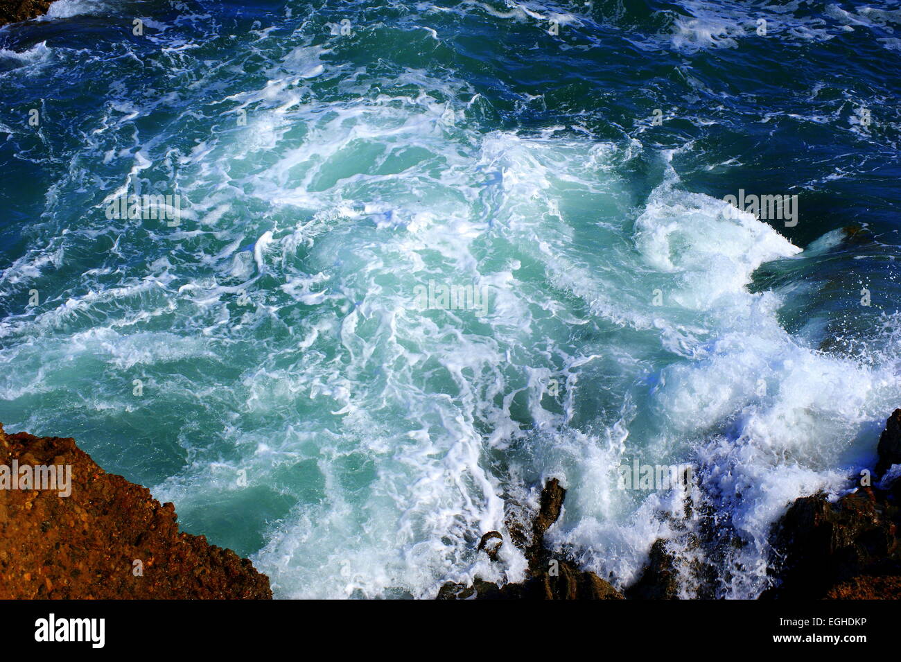 Lighthouse wave hi-res stock photography and images - Alamy