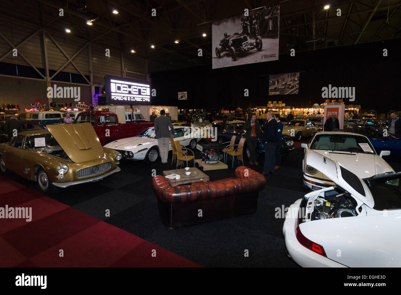 Car pavilion hi-res stock photography and images - Alamy