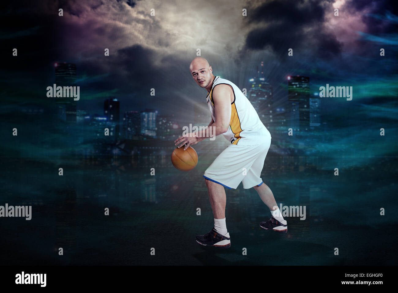 male basketball player on a street basketball court Stock Photo - Alamy