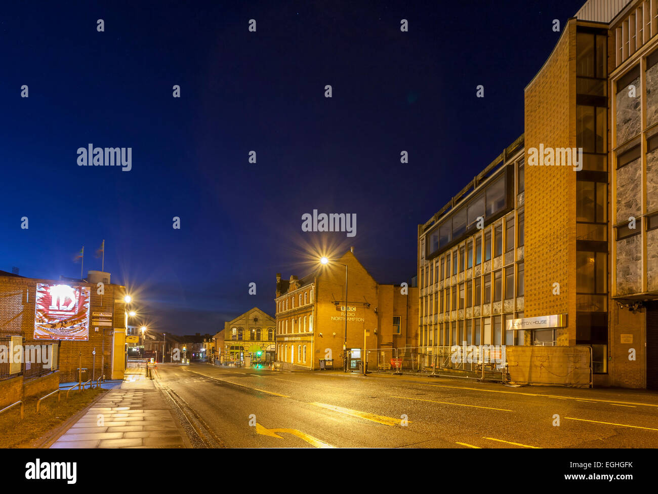 Bbc broadcasting house night hi-res stock photography and images - Alamy