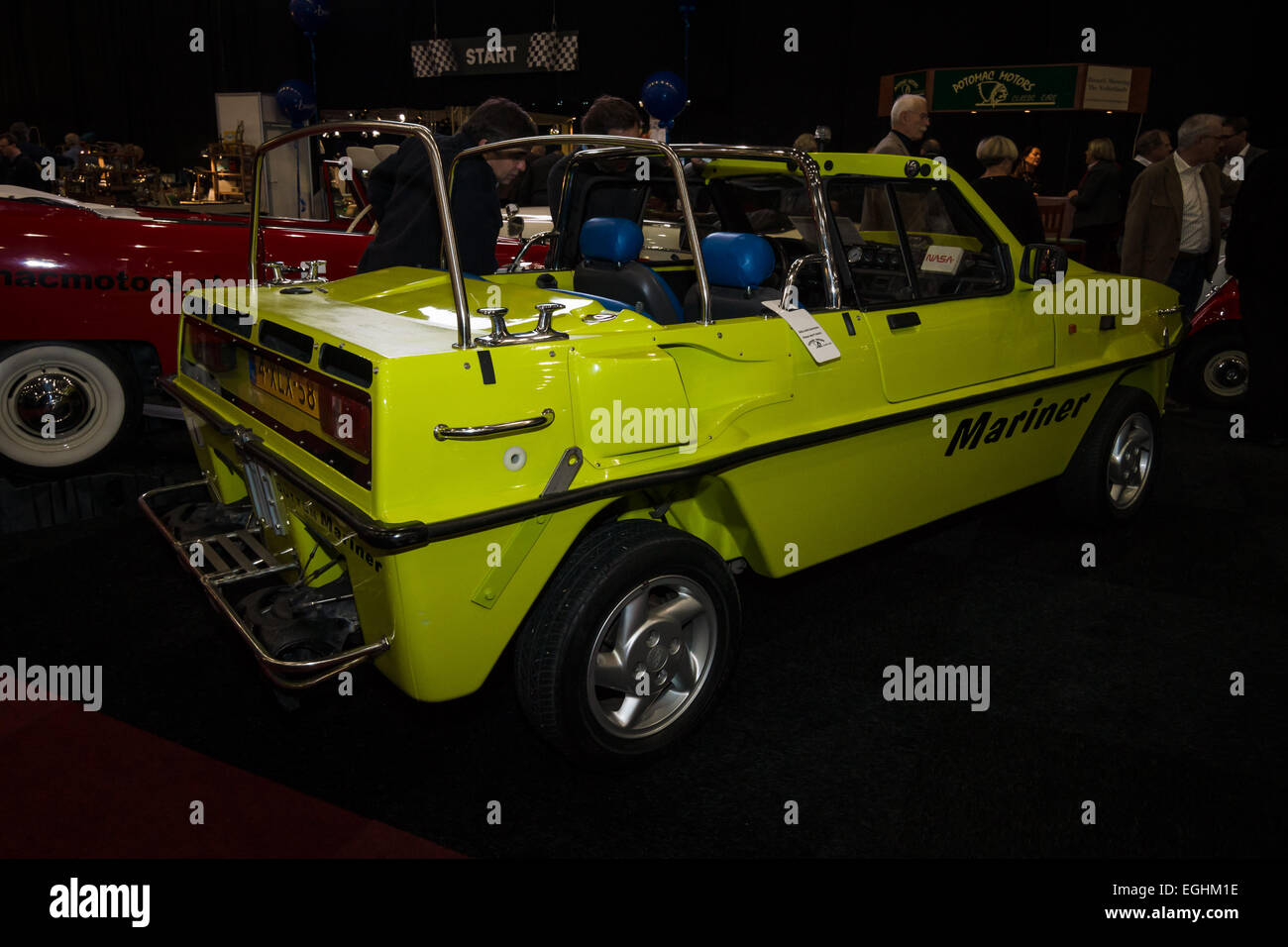 Amphibious car hi-res stock photography and images - Alamy