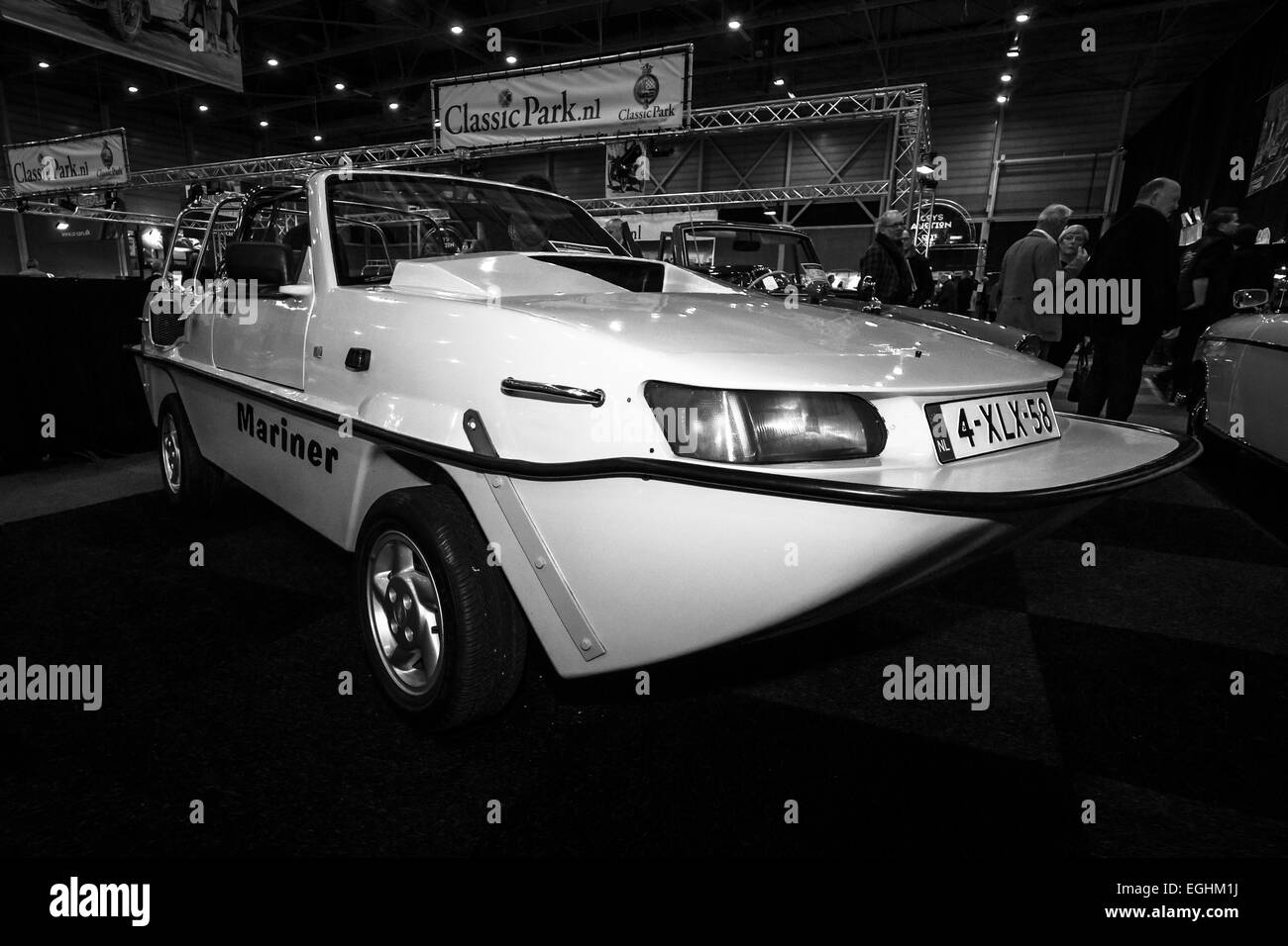 Dutton mariner amphibious car Black and White Stock Photos & Images - Alamy