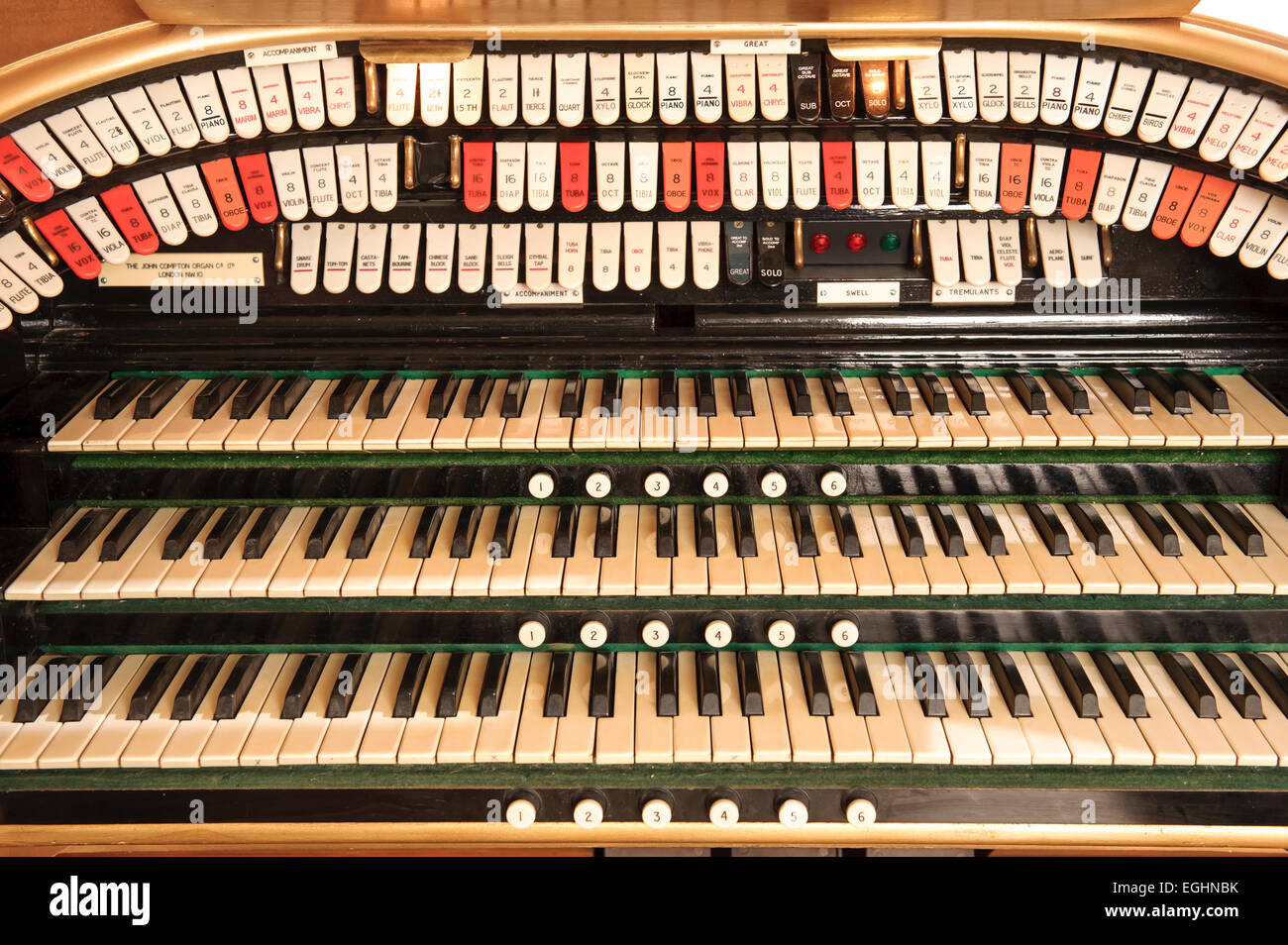 Compton Electric Art Deco Organ that has been restored by Simon Martin ...