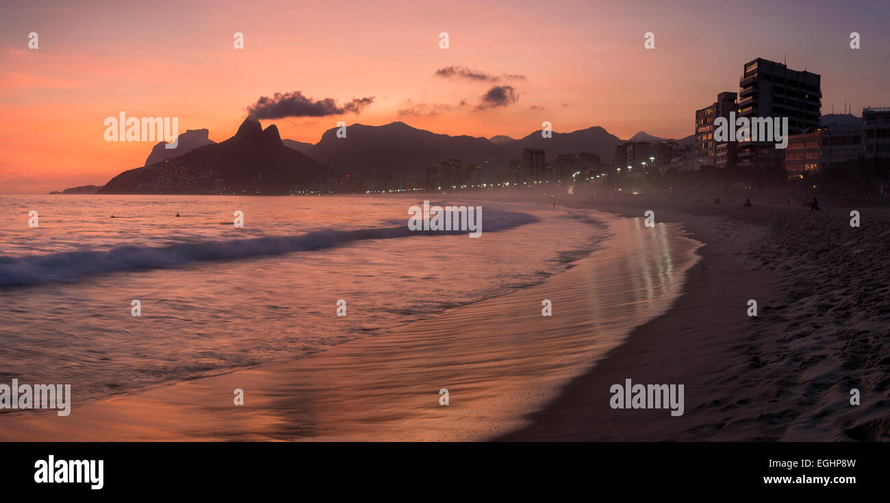 Ipanema beach at sunrise hi-res stock photography and images - Alamy