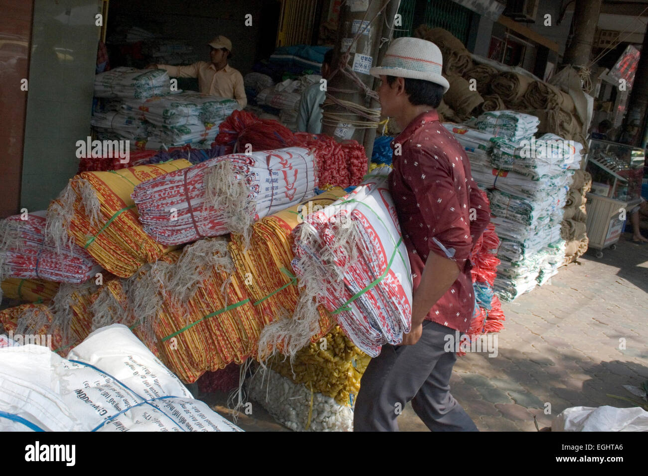 Empty sacks hi-res stock photography and images - Alamy