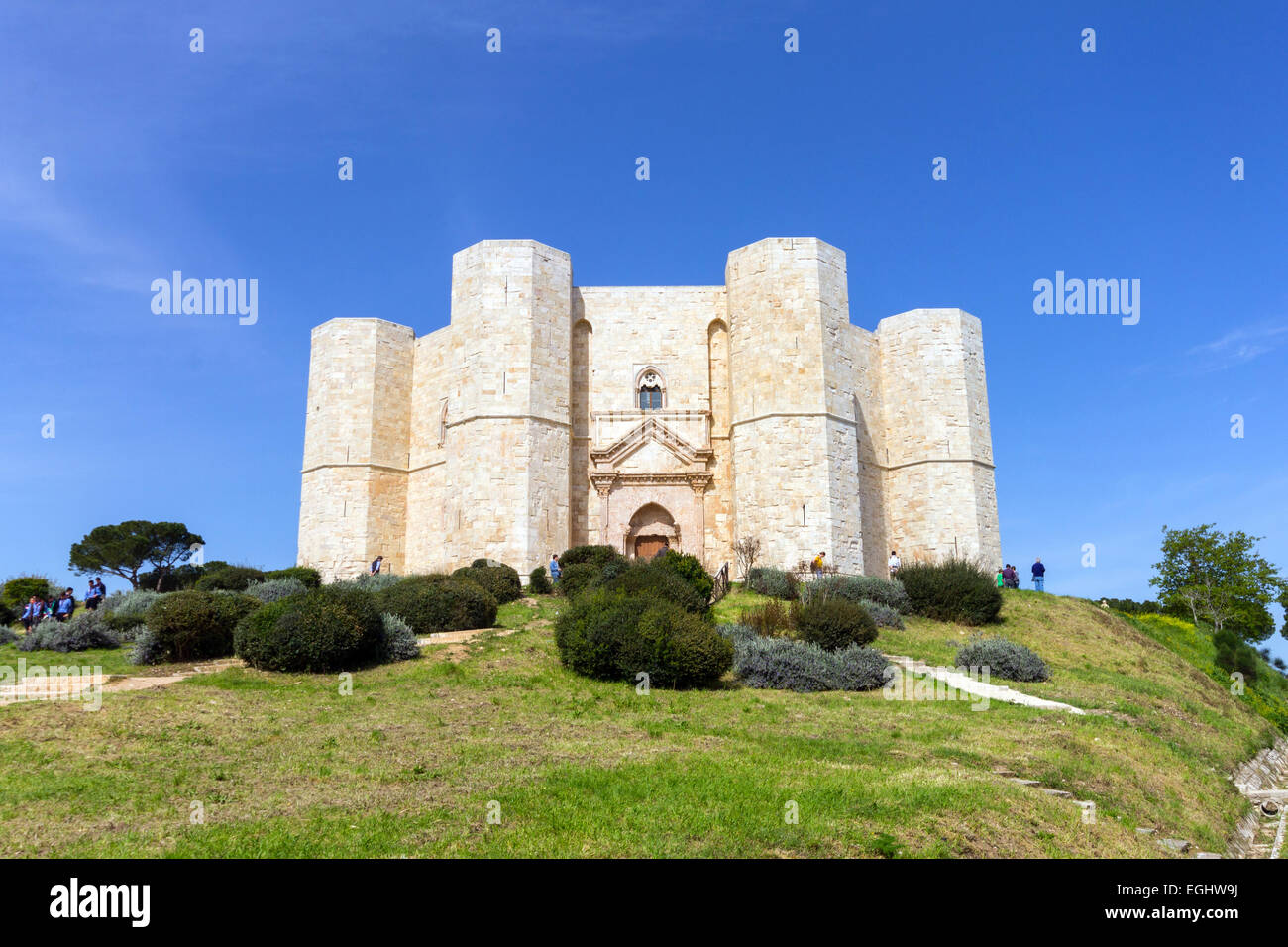 Castel del monte puglia italia hi-res stock photography and images - Alamy