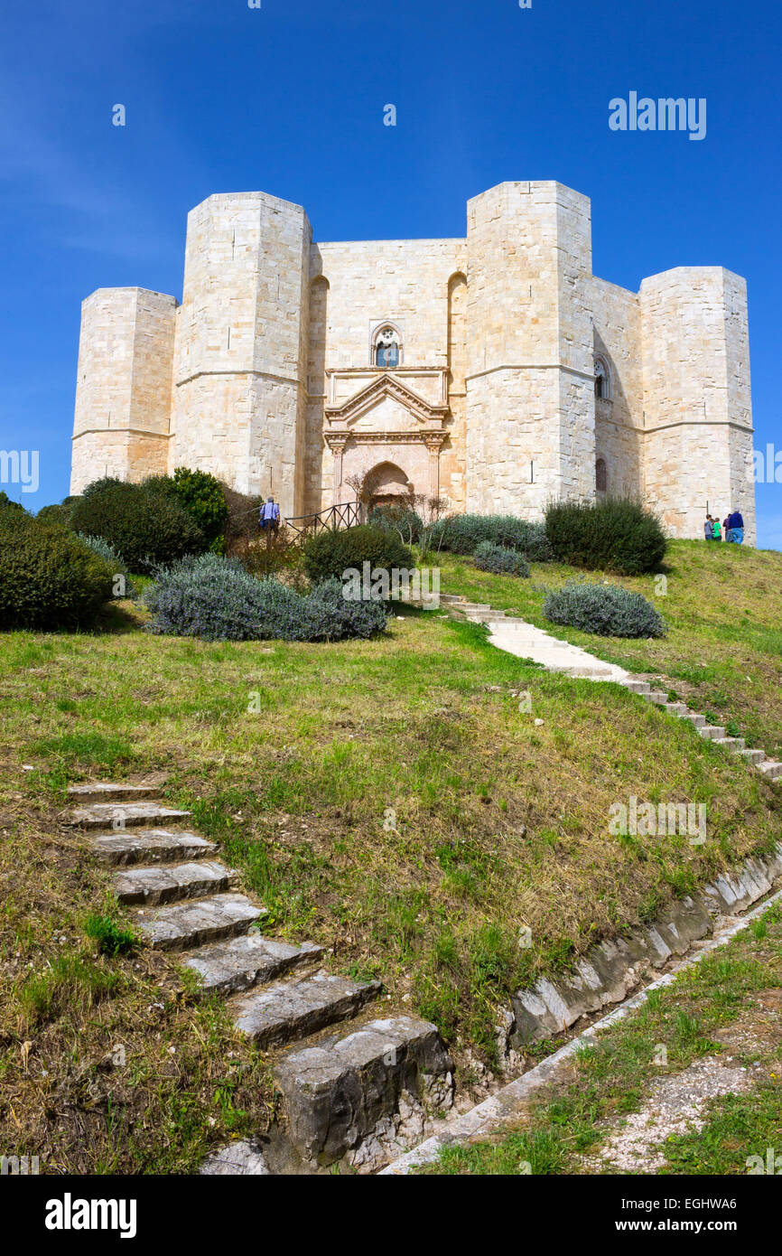 Castel del monte puglia italia hi-res stock photography and images - Alamy