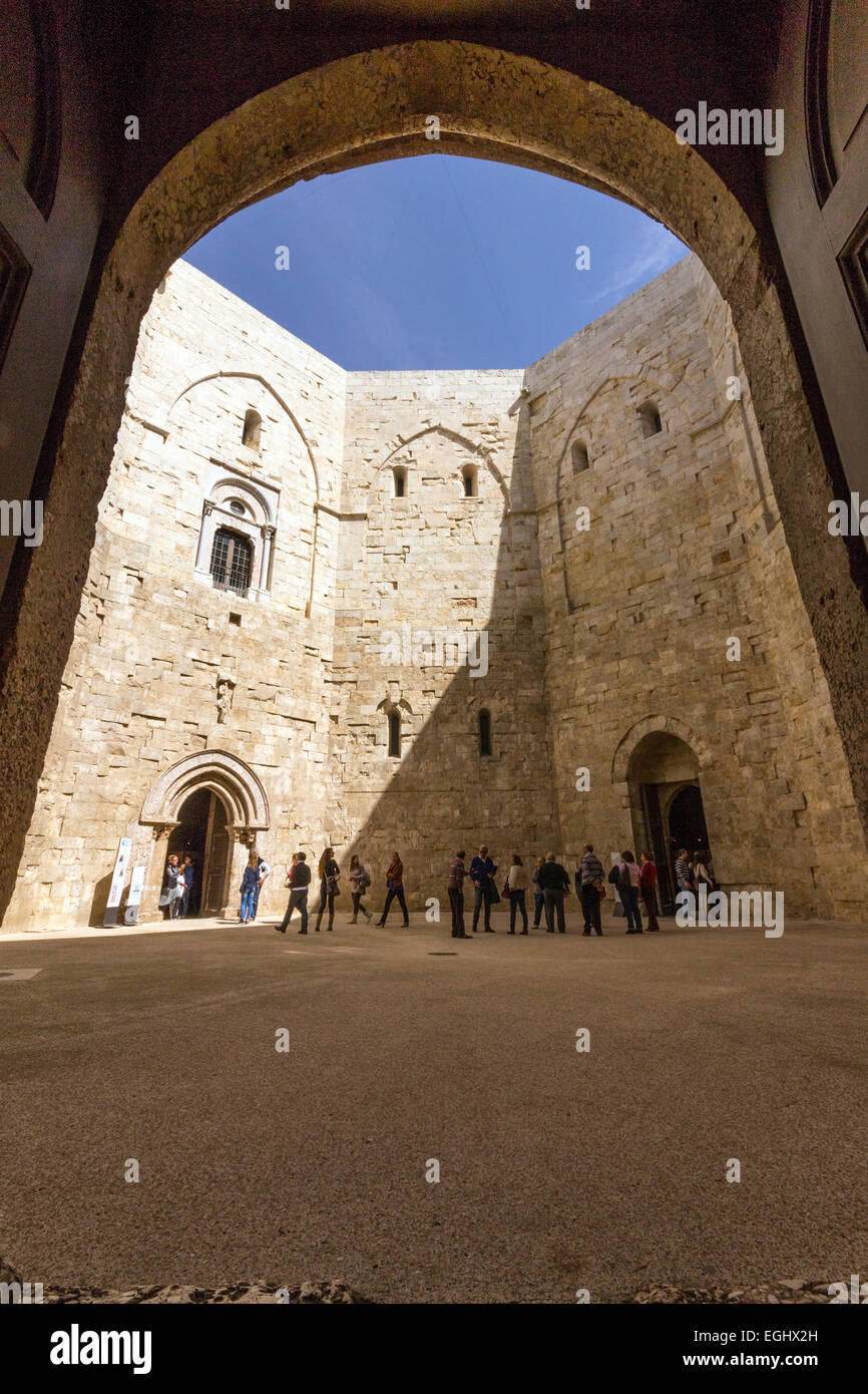 Italy, Apulia, Andria, Castel del Monte indoor Stock Photo - Alamy Italy, Apulia, Andria, Castel del Monte indoor Stock Photo - Alamy