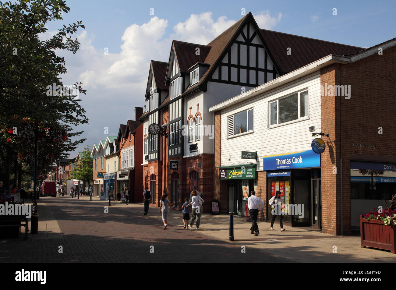 High street retail hi-res stock photography and images - Alamy
