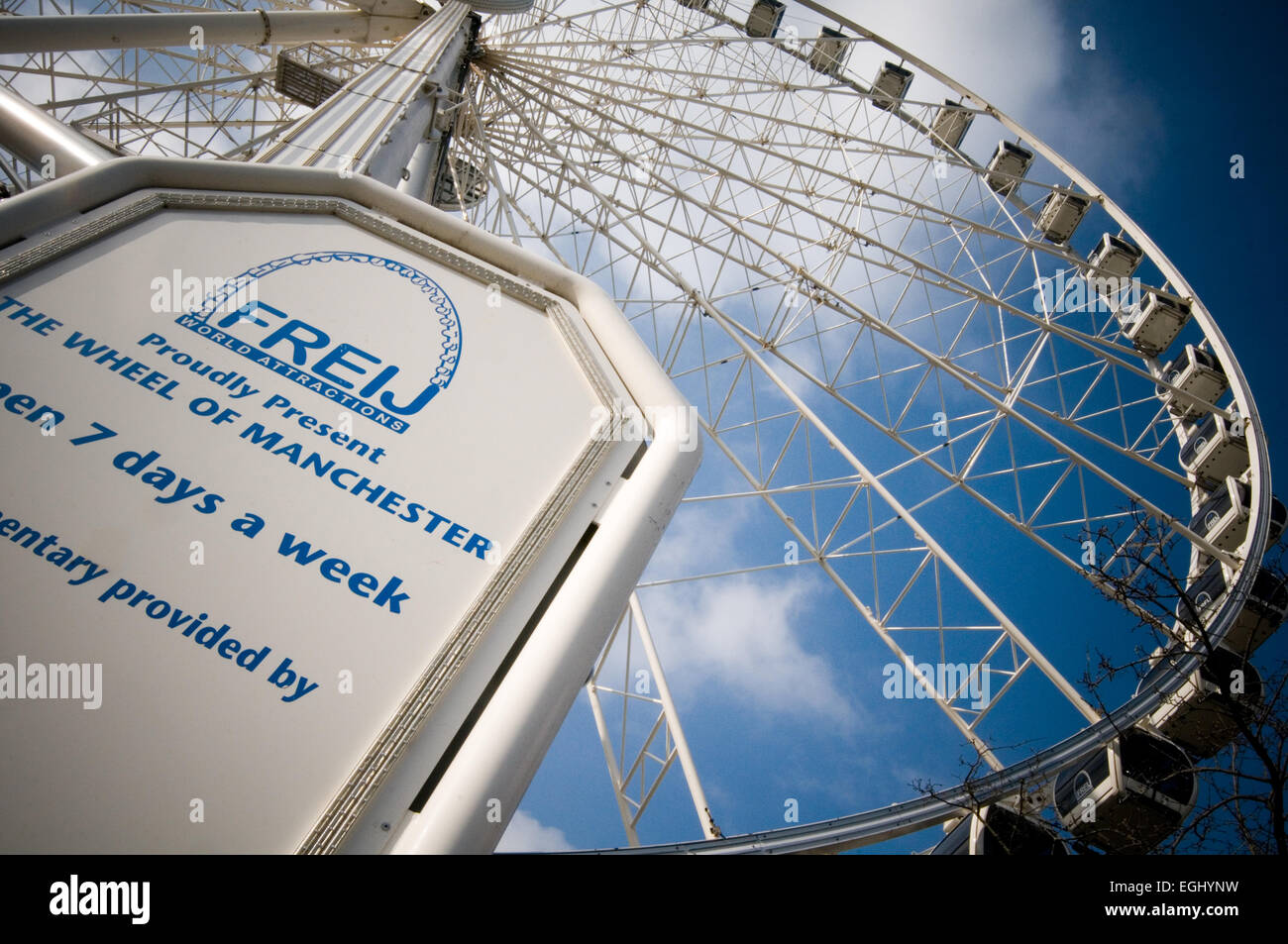 Wheel of Manchester transportable Ferris wheel installation at ...