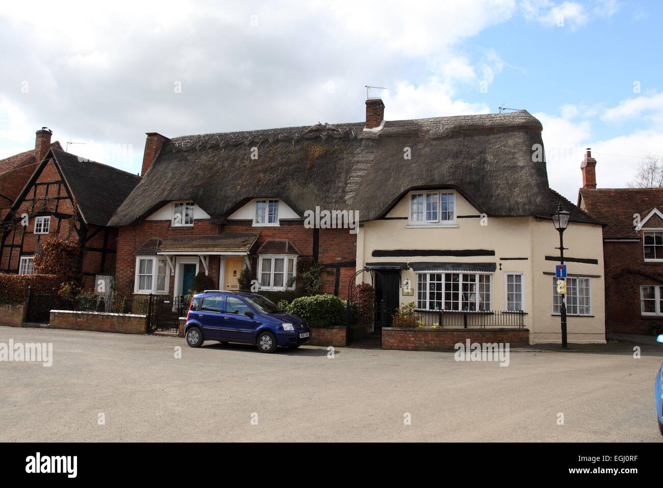 View of houses in Chestnut Square and Church Walk, Wellesbourne ...